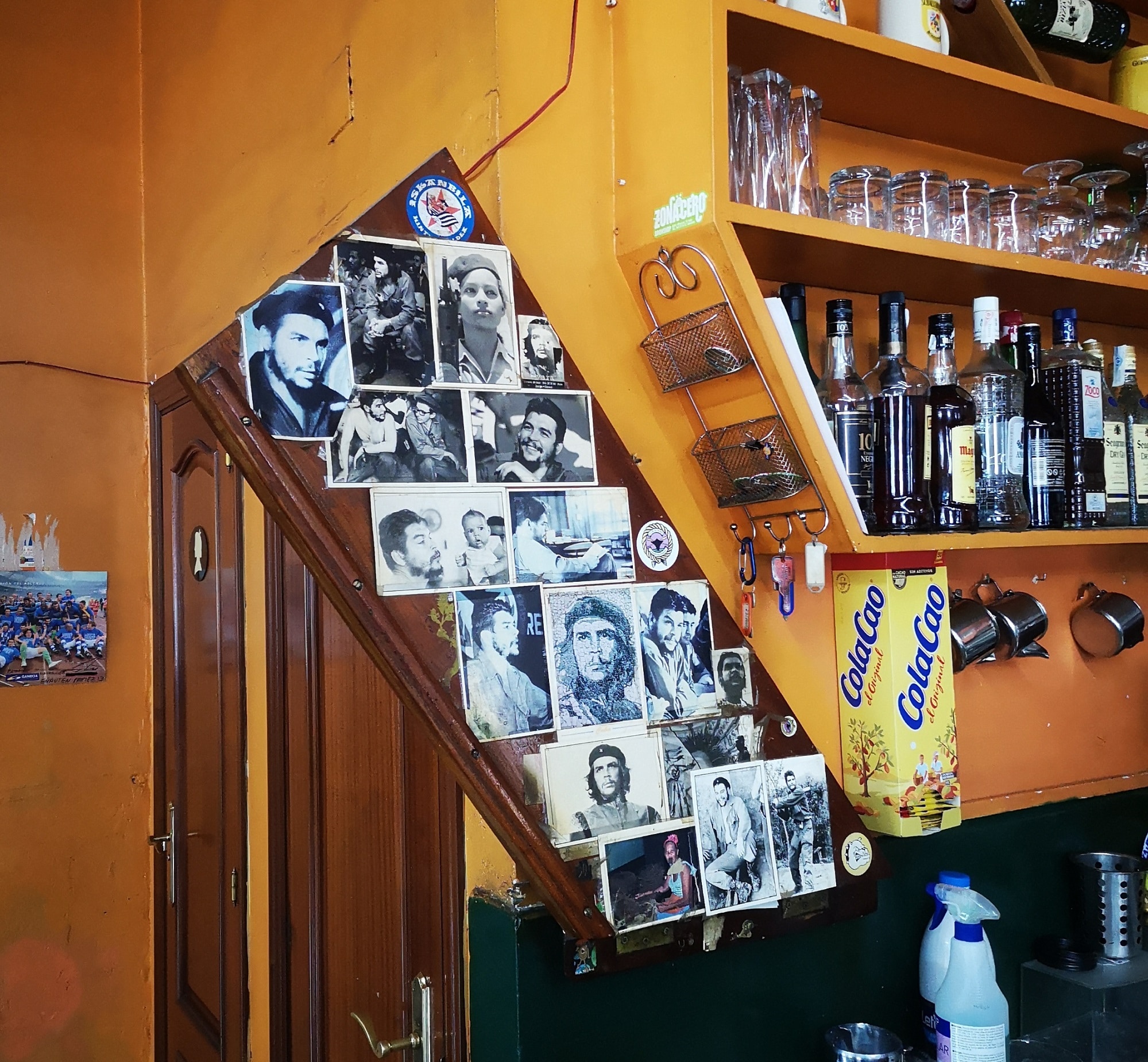 El Che Guevara revive en el bar El Nido de Herrera