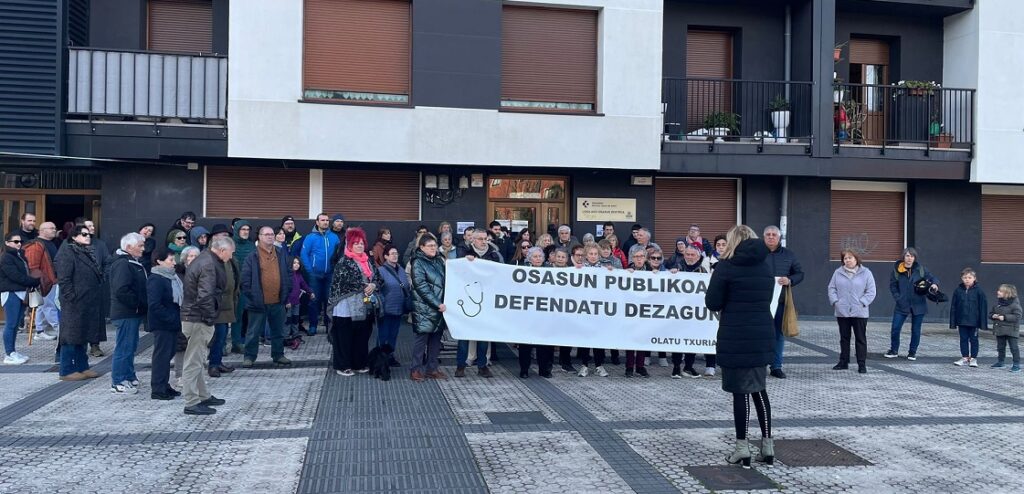 Concentración en Txomin Enea "por un ambulatorio digno"