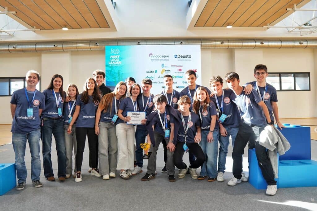 El Lizeo Santo Tomás gana la 16 First Lego League Euskadi con dos ...