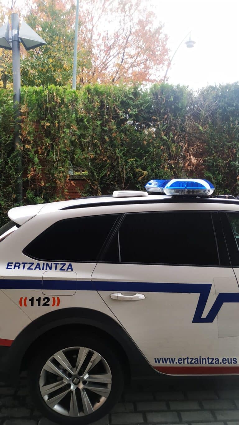 Arrestado un empleado de una tienda de golosinas de Oñati que ofreció ...